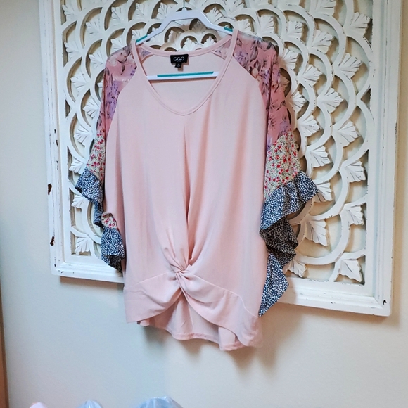 Gigio | Tops | Beautiful Patchwork Fabrics Floral Sleeves Pink Twist ...